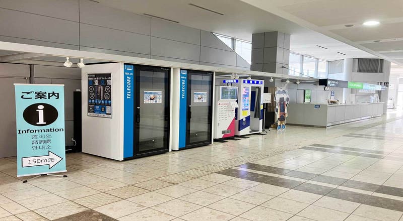 【テレキューブ】仙台空港の個室型ワークブース（164-02）です。視線と音を遮る、プライベートな集中環境。