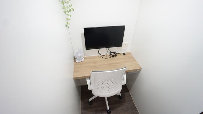 <Pao Work 神田東口No.2>完全個室ワークブース💼光回線Wi-Fi📶モニター🖥テレワーク/ZOOM/自習/作業場所の写真3