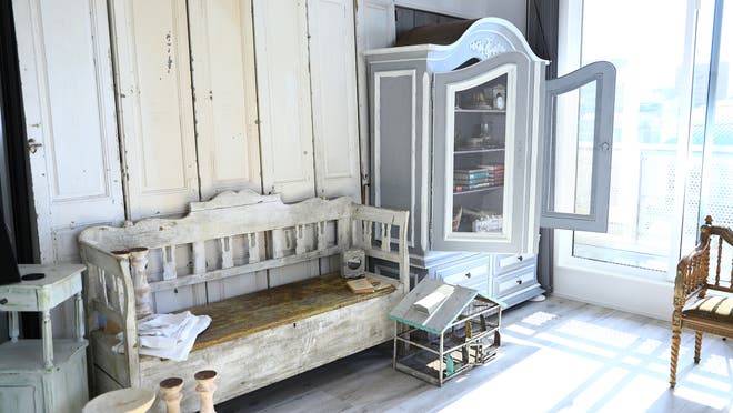 メゾネット|ガレージ|アンティーク家具|撮影機材|おしゃれキッチン|背景×7|床材×2|自然光|疑似光|駐車スペース5台完備|の写真2