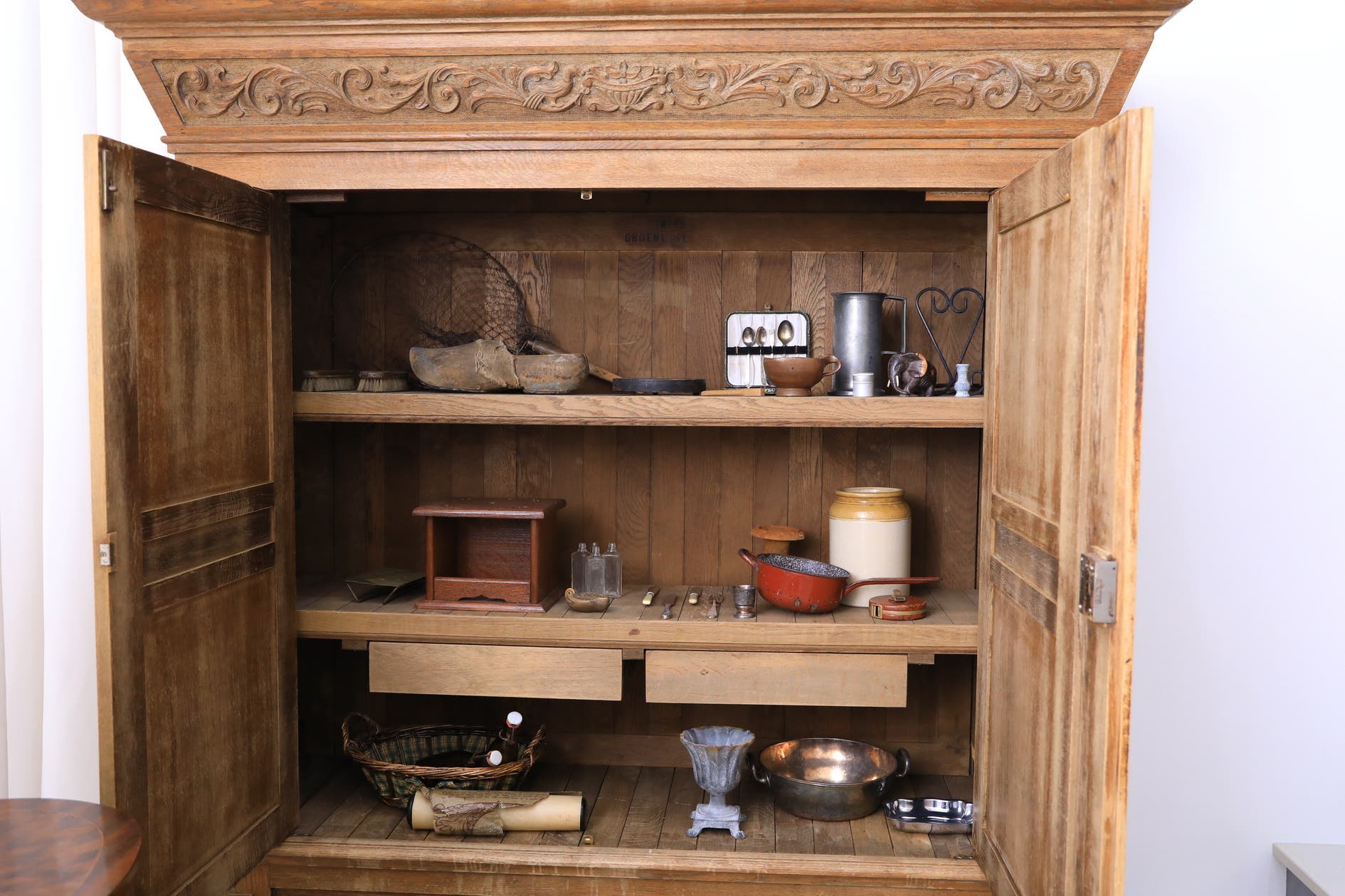 メゾネット｜ガレージ｜アンティーク家具｜撮影機材｜おしゃれキッチン｜背景×7｜床材×2｜自然光｜疑似光｜駐車スペース５台完備｜の写真9