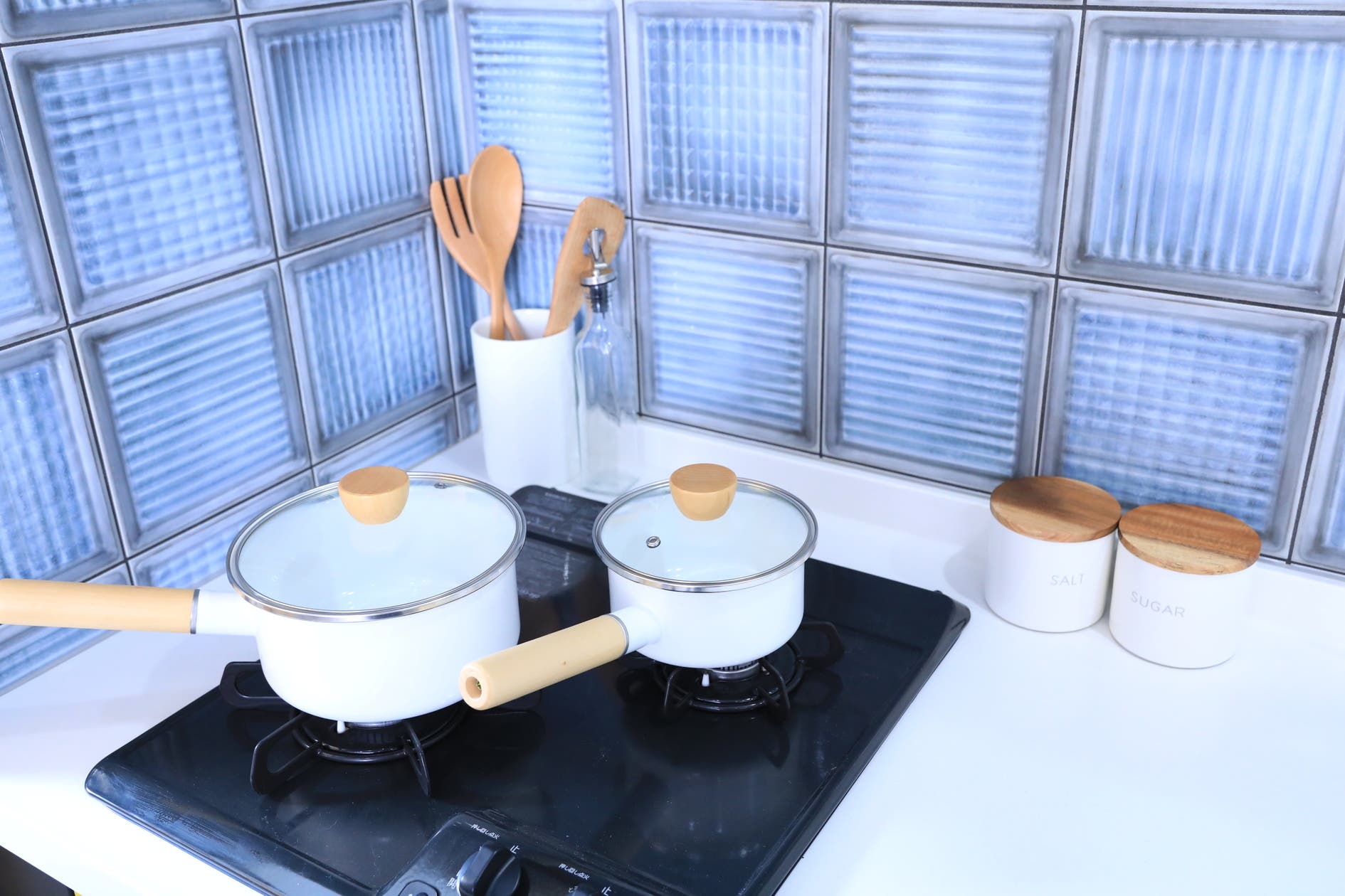 メゾネット｜ガレージ｜アンティーク家具｜撮影機材｜おしゃれキッチン｜背景×7｜床材×2｜自然光｜疑似光｜駐車スペース５台完備｜の写真12