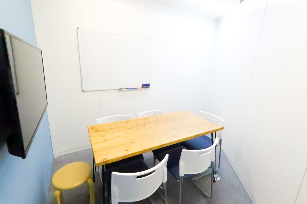 【JR新宿駅 徒歩2分！明治通り沿い！6名利用可！】完全個室！リモートワーク・多目的利用OK！ふれあい貸し会議室 新宿No76の写真6