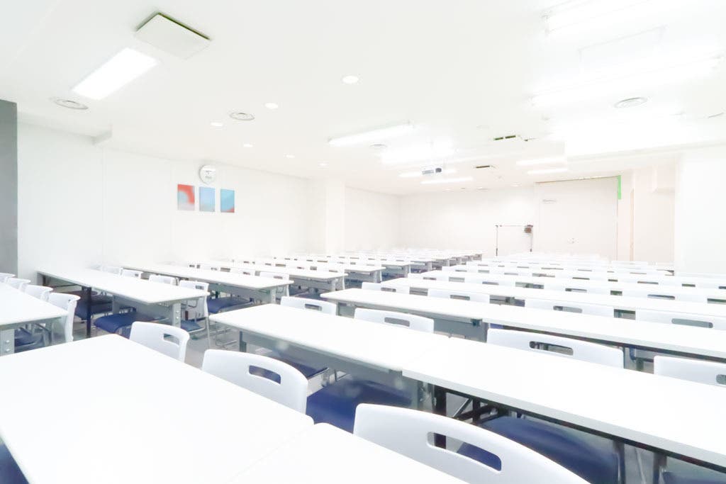 【JR新宿駅 徒歩2分！大型会議室！100名利用可】高性能プロジェクター・マイク・WiFi無料！ふれあい貸し会議室 新宿No73の写真5