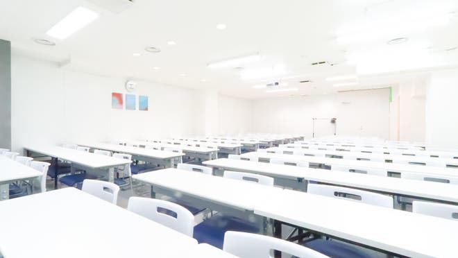 【JR新宿駅 徒歩2分!大型会議室!100名利用可】高性能プロジェクター・マイク・WiFi無料!ふれあい貸し会議室 新宿No73の写真5