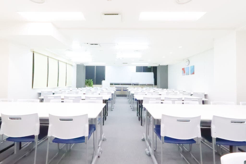 【JR新宿駅 徒歩2分！大型会議室！100名利用可】高性能プロジェクター・マイク・WiFi無料！ふれあい貸し会議室 新宿No73の写真6