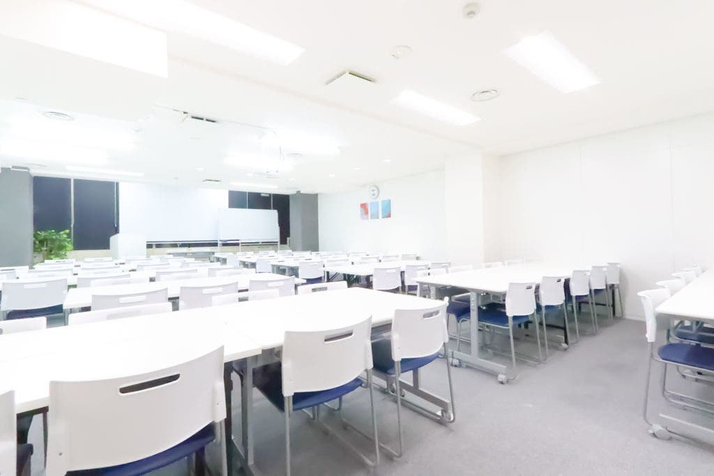 【JR新宿駅 徒歩2分！大型会議室！100名利用可】高性能プロジェクター・マイク・WiFi無料！ふれあい貸し会議室 新宿No73の写真7