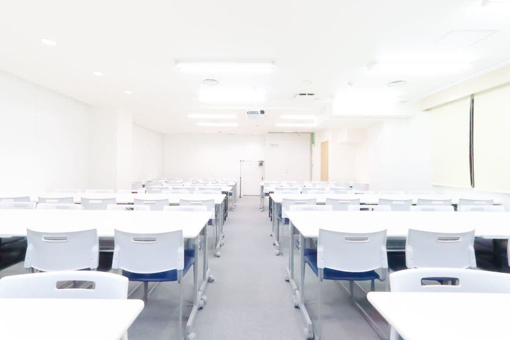 【JR新宿駅 徒歩2分！大型会議室！100名利用可】高性能プロジェクター・マイク・WiFi無料！ふれあい貸し会議室 新宿No73の写真8