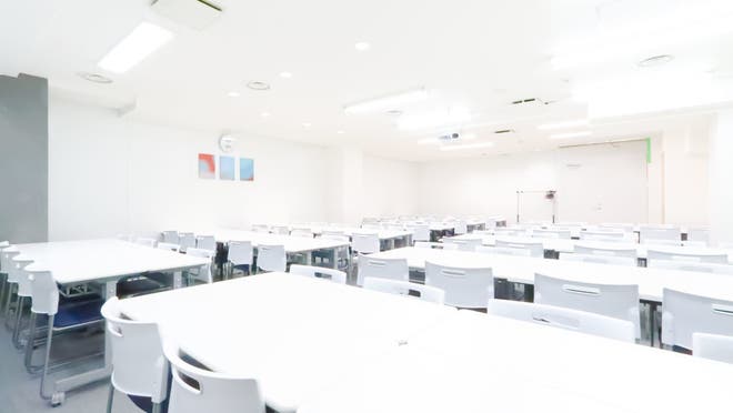 【JR新宿駅 徒歩2分!大型会議室!100名利用可】高性能プロジェクター・マイク・WiFi無料!ふれあい貸し会議室 新宿No73の写真10