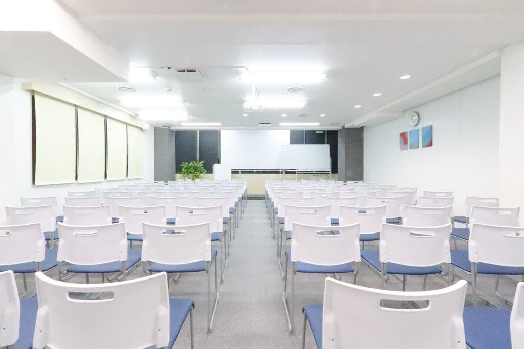 【JR新宿駅 徒歩2分！大型会議室！100名利用可】高性能プロジェクター・マイク・WiFi無料！ふれあい貸し会議室 新宿No73の写真14