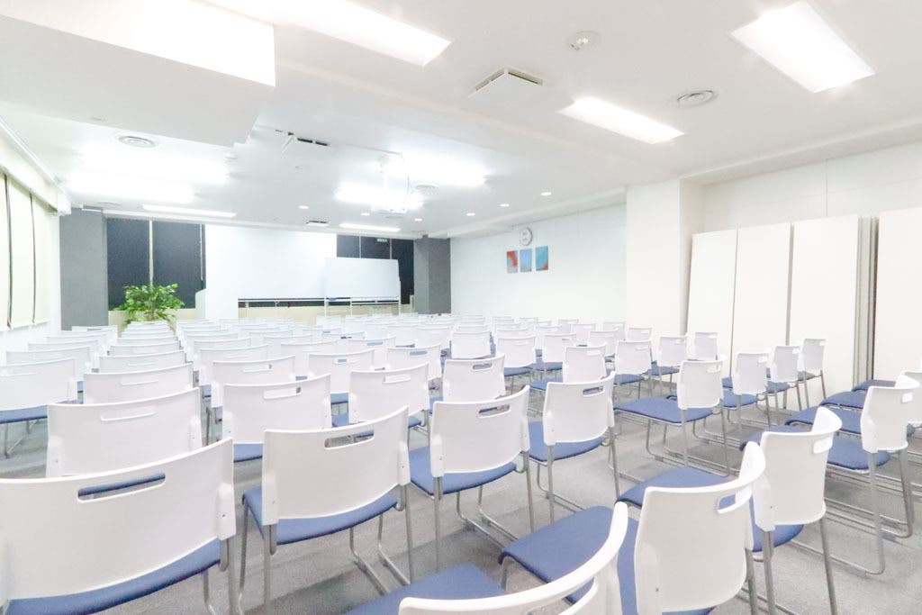 【JR新宿駅 徒歩2分！大型会議室！100名利用可】高性能プロジェクター・マイク・WiFi無料！ふれあい貸し会議室 新宿No73の写真15