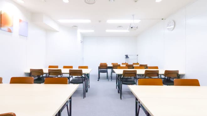 【JR新宿駅 徒歩2分!中型会議室!32名利用可】プロジェクター・ホワイトボード・WiFi無料!ふれあい貸し会議室 新宿No74の写真8