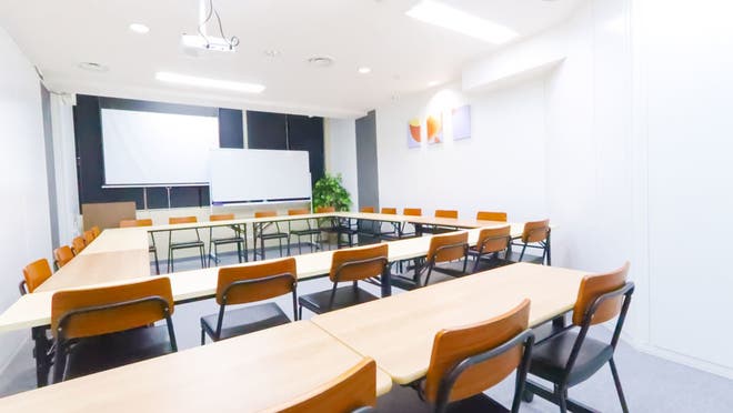 【JR新宿駅 徒歩2分!中型会議室!32名利用可】プロジェクター・ホワイトボード・WiFi無料!ふれあい貸し会議室 新宿No74の写真12