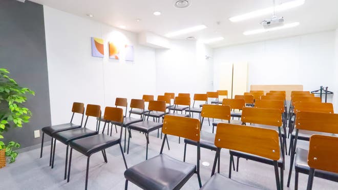 【JR新宿駅 徒歩2分!中型会議室!32名利用可】プロジェクター・ホワイトボード・WiFi無料!ふれあい貸し会議室 新宿No74の写真19