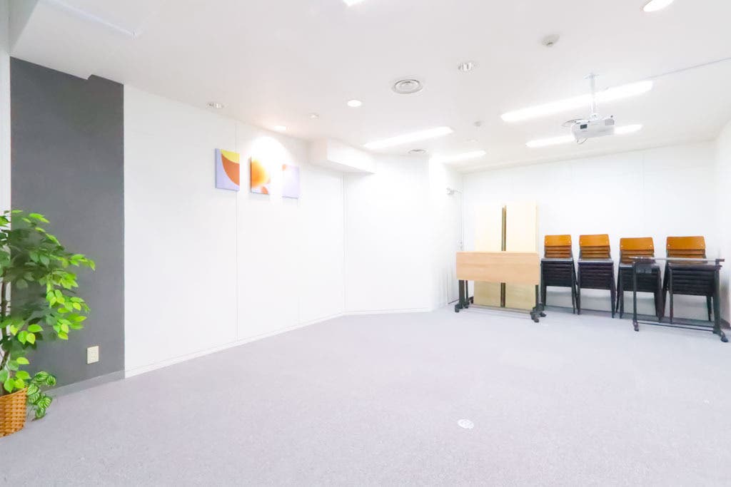 【JR新宿駅 徒歩2分！中型会議室！32名利用可】プロジェクター・ホワイトボード・WiFi無料！ふれあい貸し会議室 新宿No74の写真22