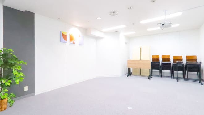 【JR新宿駅 徒歩2分!中型会議室!32名利用可】プロジェクター・ホワイトボード・WiFi無料!ふれあい貸し会議室 新宿No74の写真22