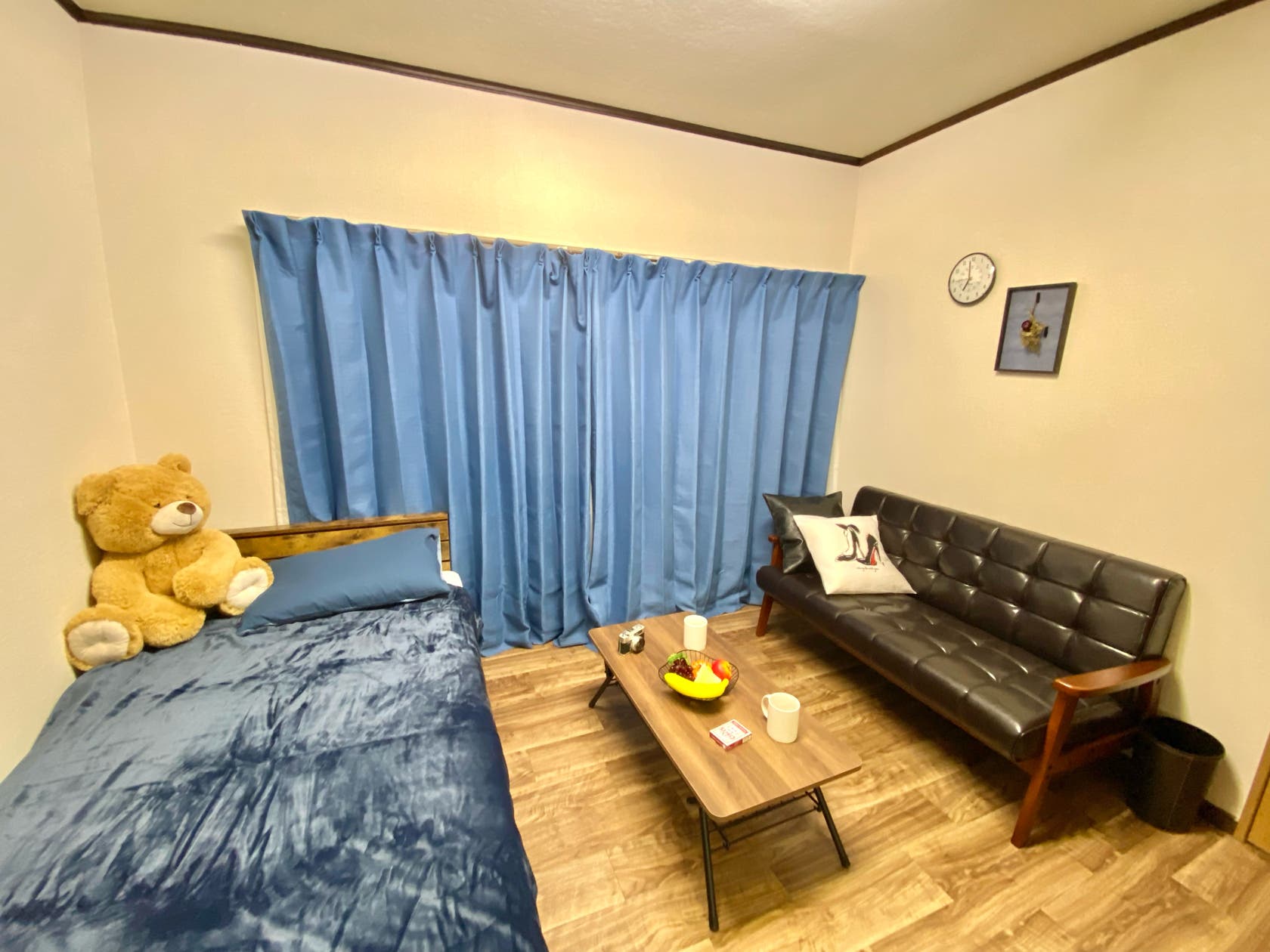 バックペーパーの利用と自室風撮影ができるミニスタジオの写真3