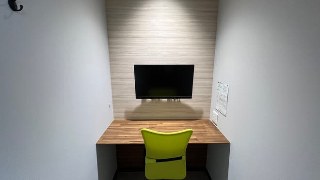 【五反田駅直結】オンライン会議可能な1名完全個室|ブース5の写真1