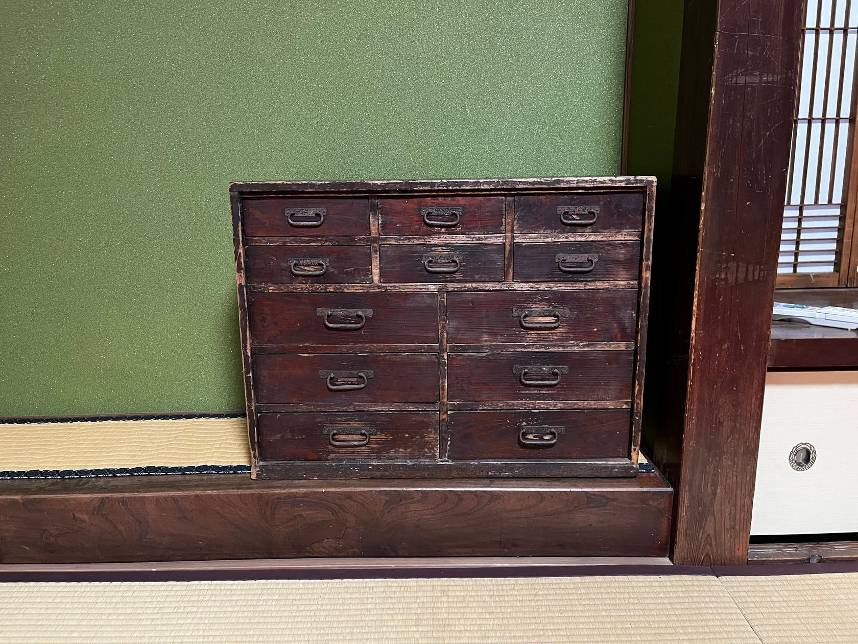 撮影小物　和箪笥の画像1