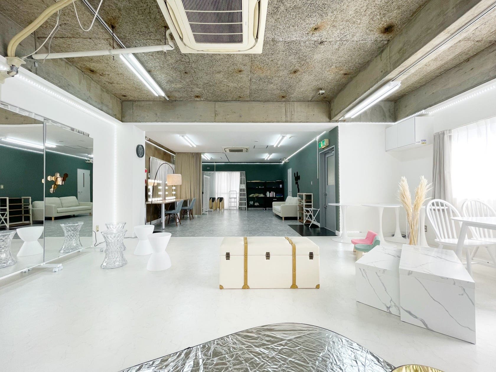 四ツ谷駅徒歩２分・撮影スタジオ・天井高3ｍ・自然光・広々72㎡・撮影用備品無料貸出・コスパ最強・令和５年５月オープンの写真4