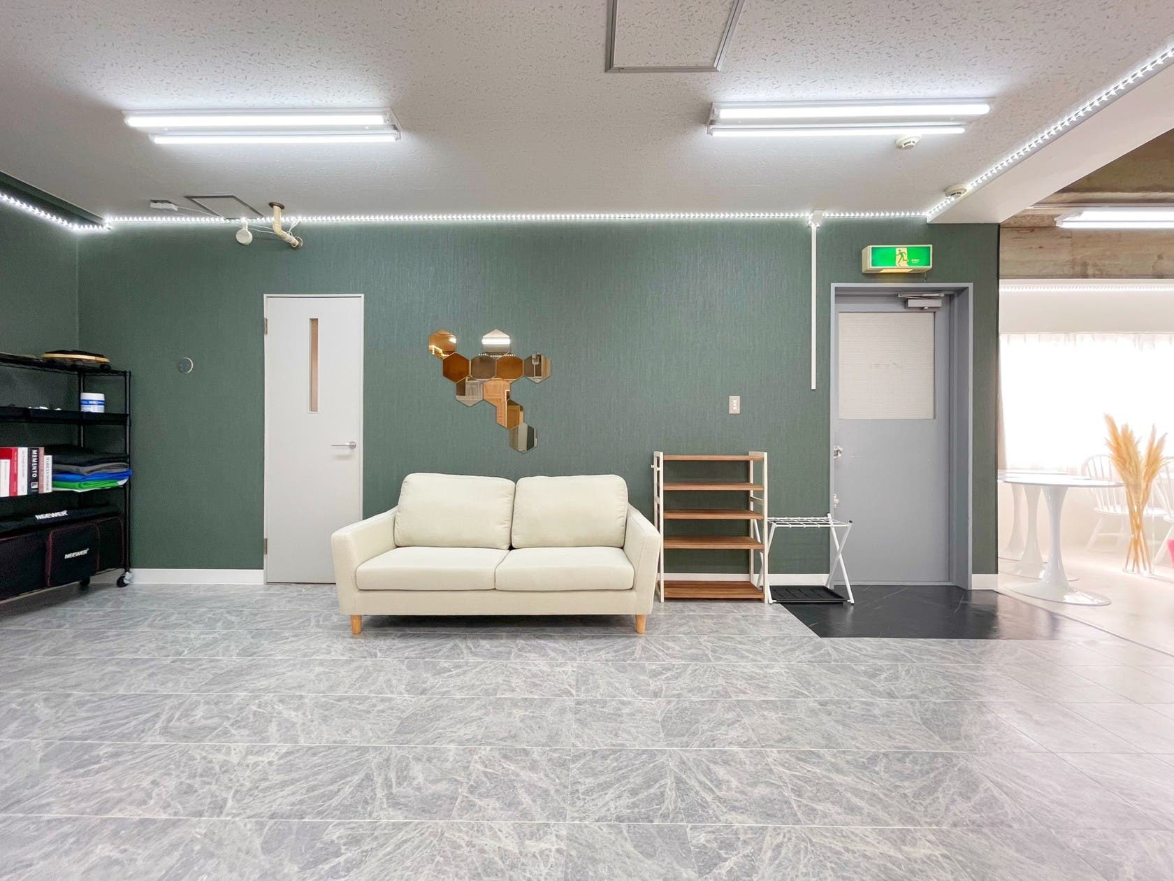 四ツ谷駅徒歩２分・撮影スタジオ・天井高3ｍ・自然光・広々72㎡・撮影用備品無料貸出・コスパ最強・令和５年５月オープンの写真9