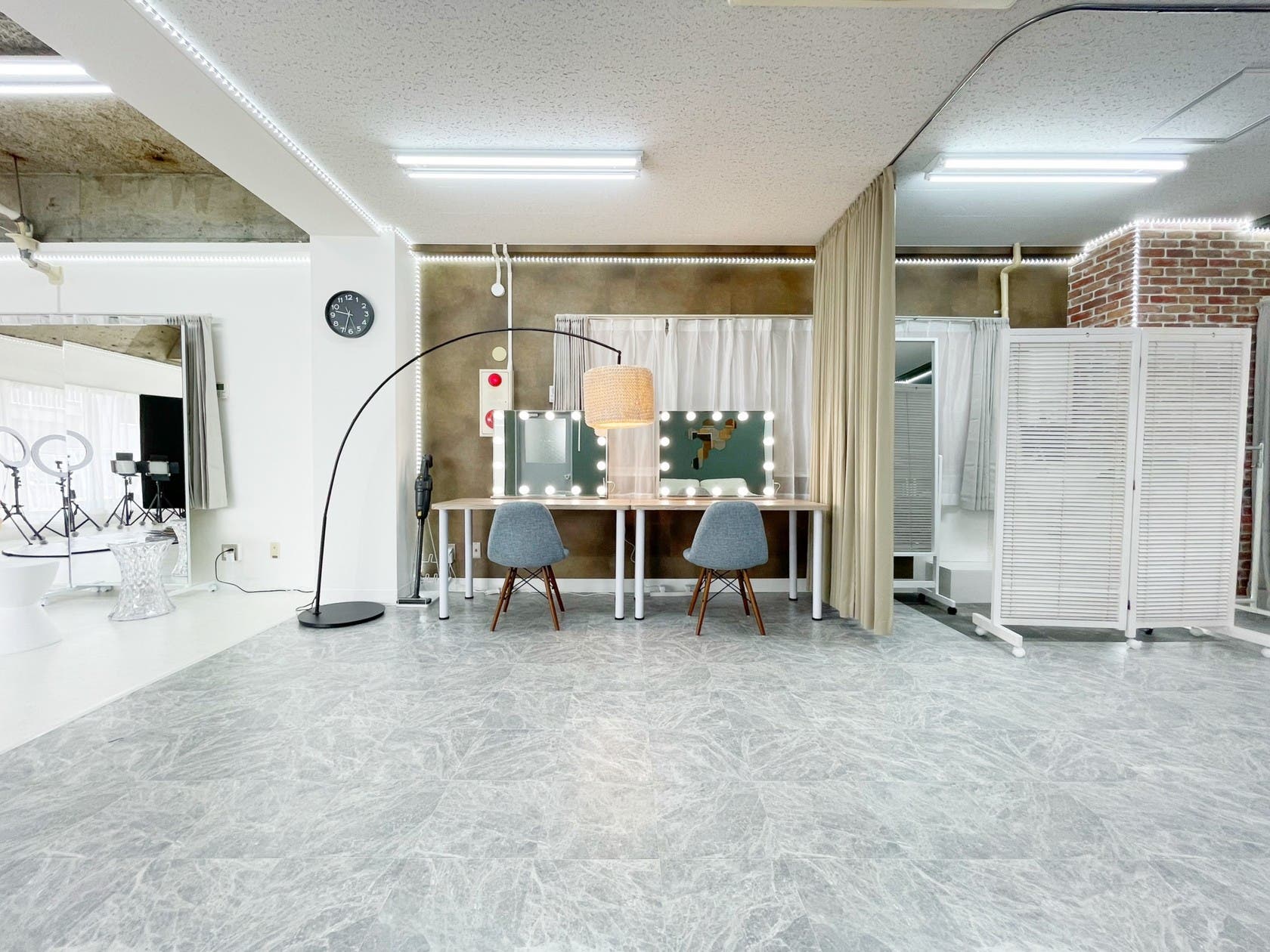 四ツ谷駅徒歩２分・撮影スタジオ・天井高3ｍ・自然光・広々72㎡・撮影用備品無料貸出・コスパ最強・令和５年５月オープンの写真11