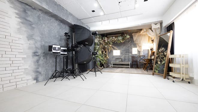 【4m超えドライフラワー造形】本格的撮影スタジオ|漆喰壁|レンガ壁|カーテン装飾|カフェ板|タイル床|アパレル|背景×10の写真16