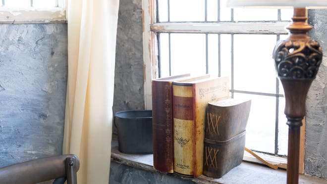 【4m超えドライフラワー造形】本格的撮影スタジオ|漆喰壁|レンガ壁|カーテン装飾|カフェ板|タイル床|アパレル|背景×10の写真18