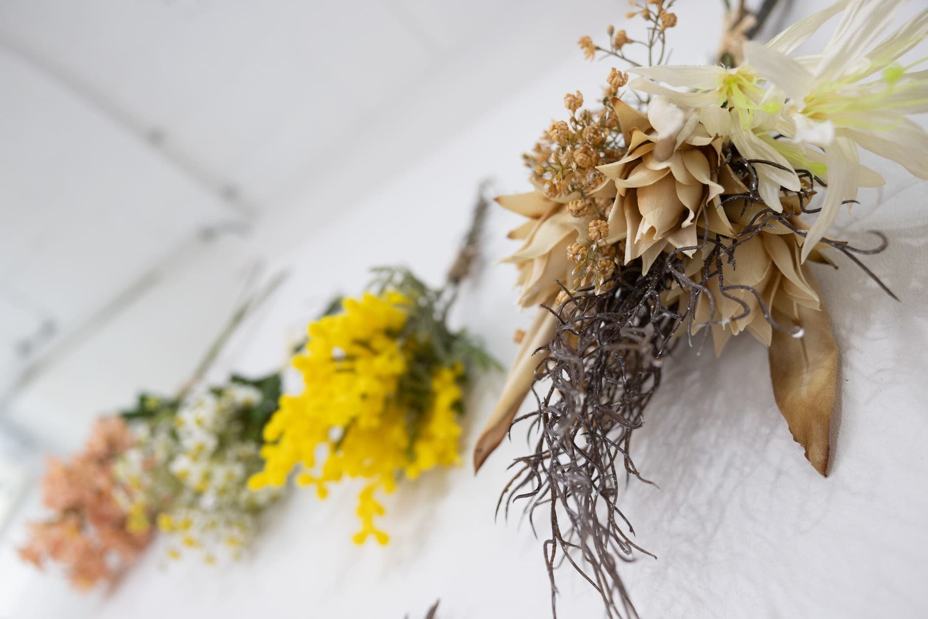 【4m超えドライフラワー造形】本格的撮影スタジオ｜漆喰壁｜レンガ壁｜カーテン装飾｜カフェ板｜タイル床｜アパレル｜背景×10の写真20