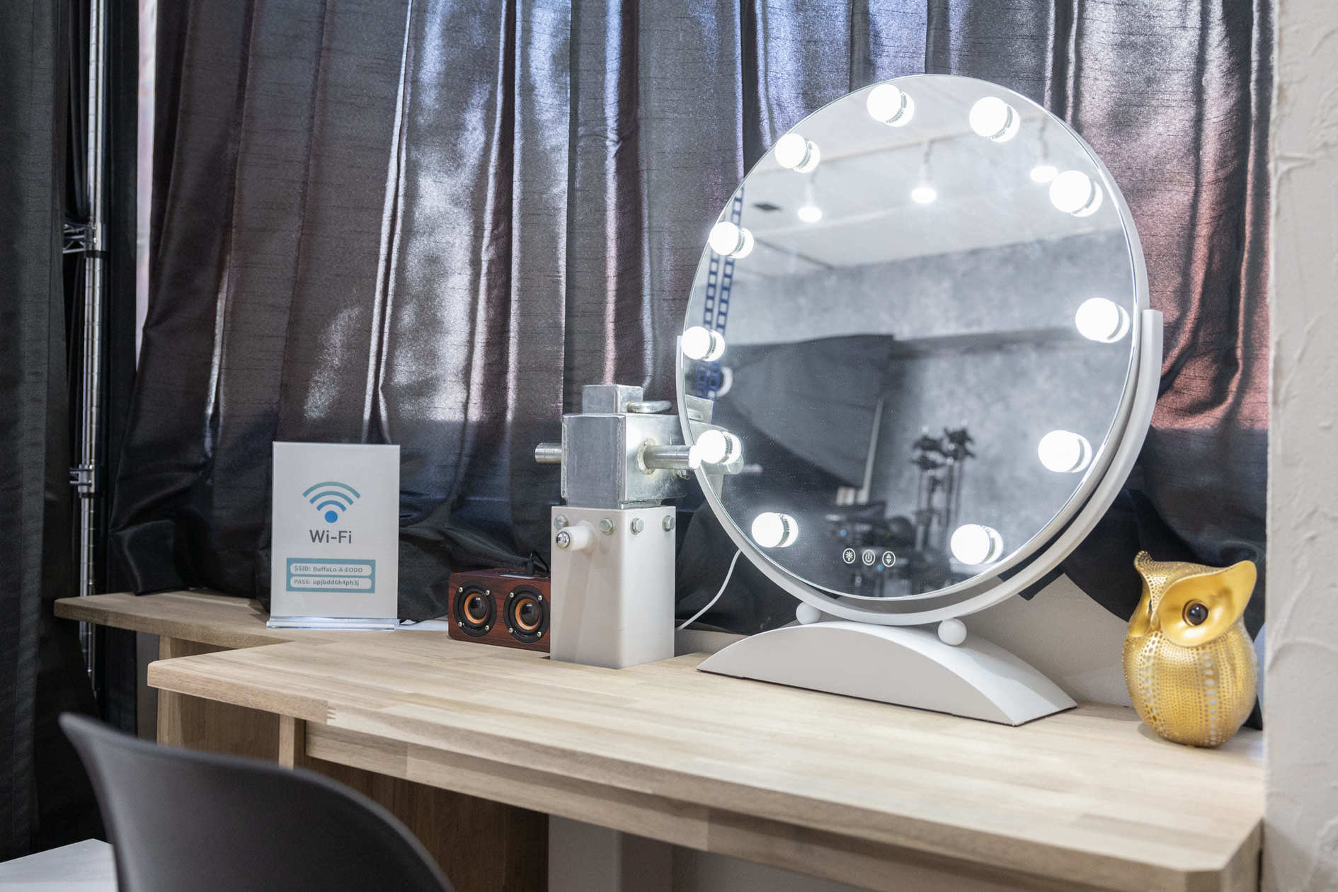 【4m超えドライフラワー造形】本格的撮影スタジオ｜漆喰壁｜レンガ壁｜カーテン装飾｜カフェ板｜タイル床｜アパレル｜背景×10の写真22