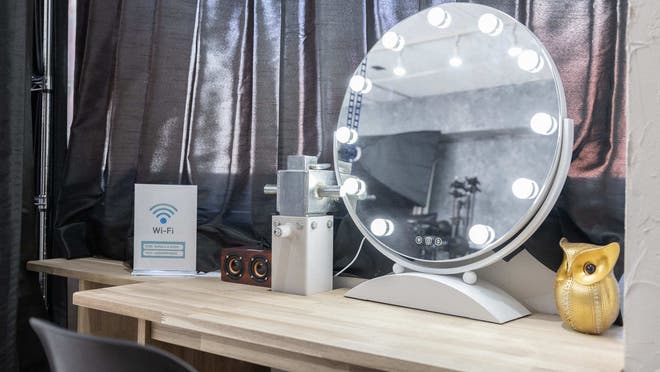 【4m超えドライフラワー造形】本格的撮影スタジオ|漆喰壁|レンガ壁|カーテン装飾|カフェ板|タイル床|アパレル|背景×10の写真22