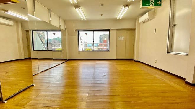 【JR沼津駅から徒歩4分】ダンスができるレンタルスタジオ|26㎡スペース|大型鏡・高速Wi-Fi完備|24時間営業中!の写真3