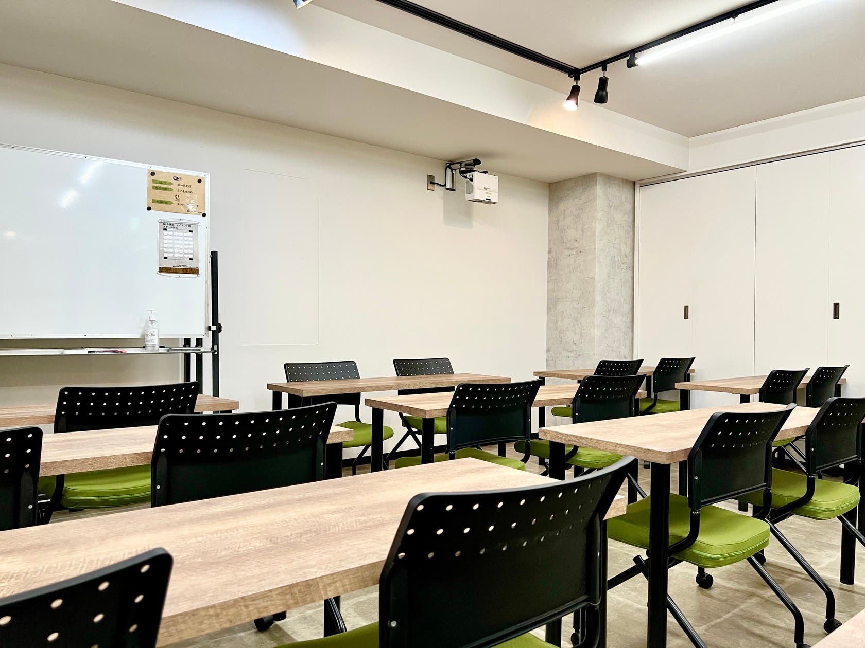 東銀座駅直結! 広々36〜42名 セミナー/イベント/パーティー等（N-1）の写真6