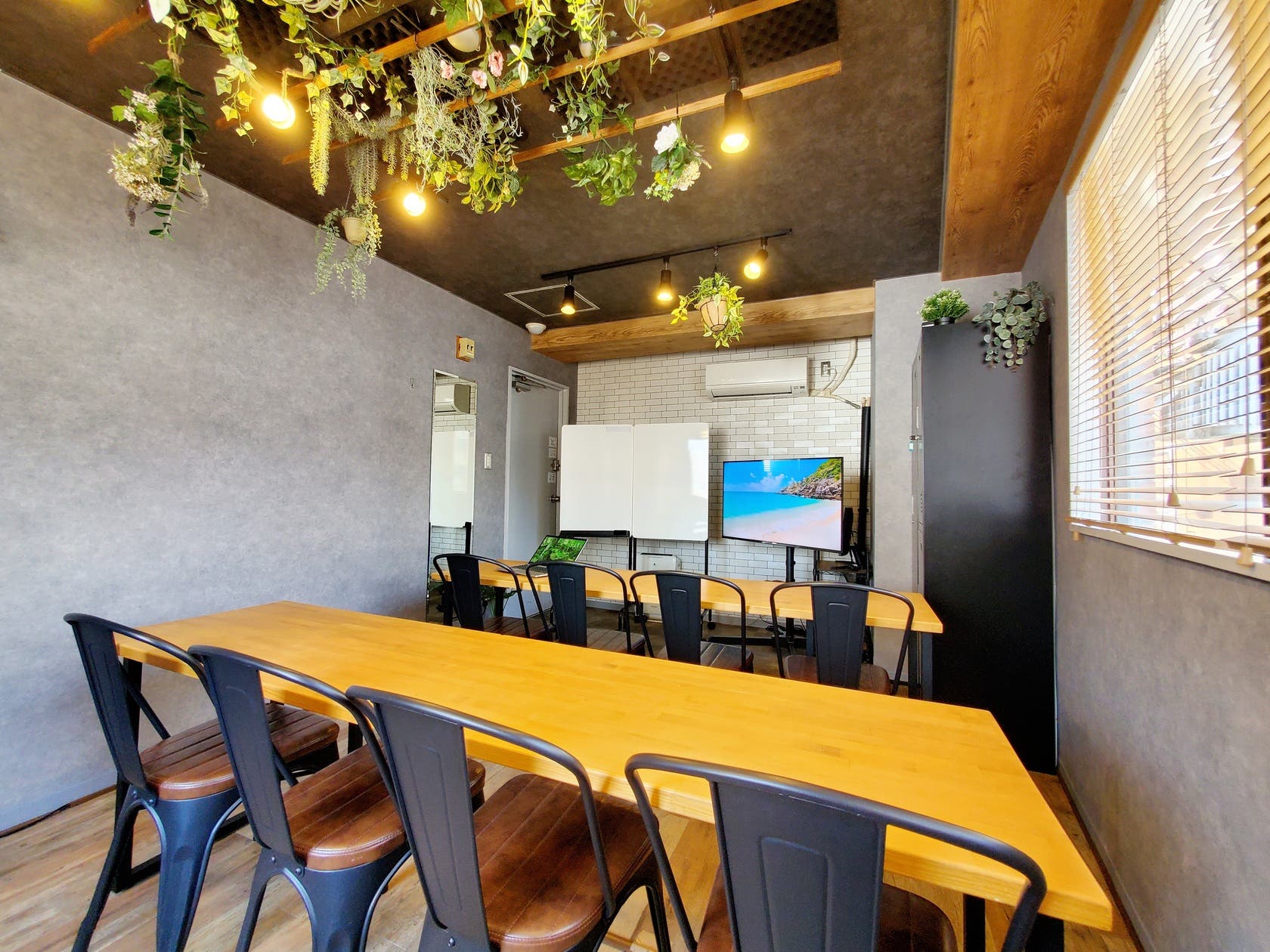 【カフェ風】充実設備🚃北浜5分👢土足OK✨光&有線LAN🪞ミラー🎥プロジェクタ☀二面採光🖥️モニター4台【会議室】の写真7