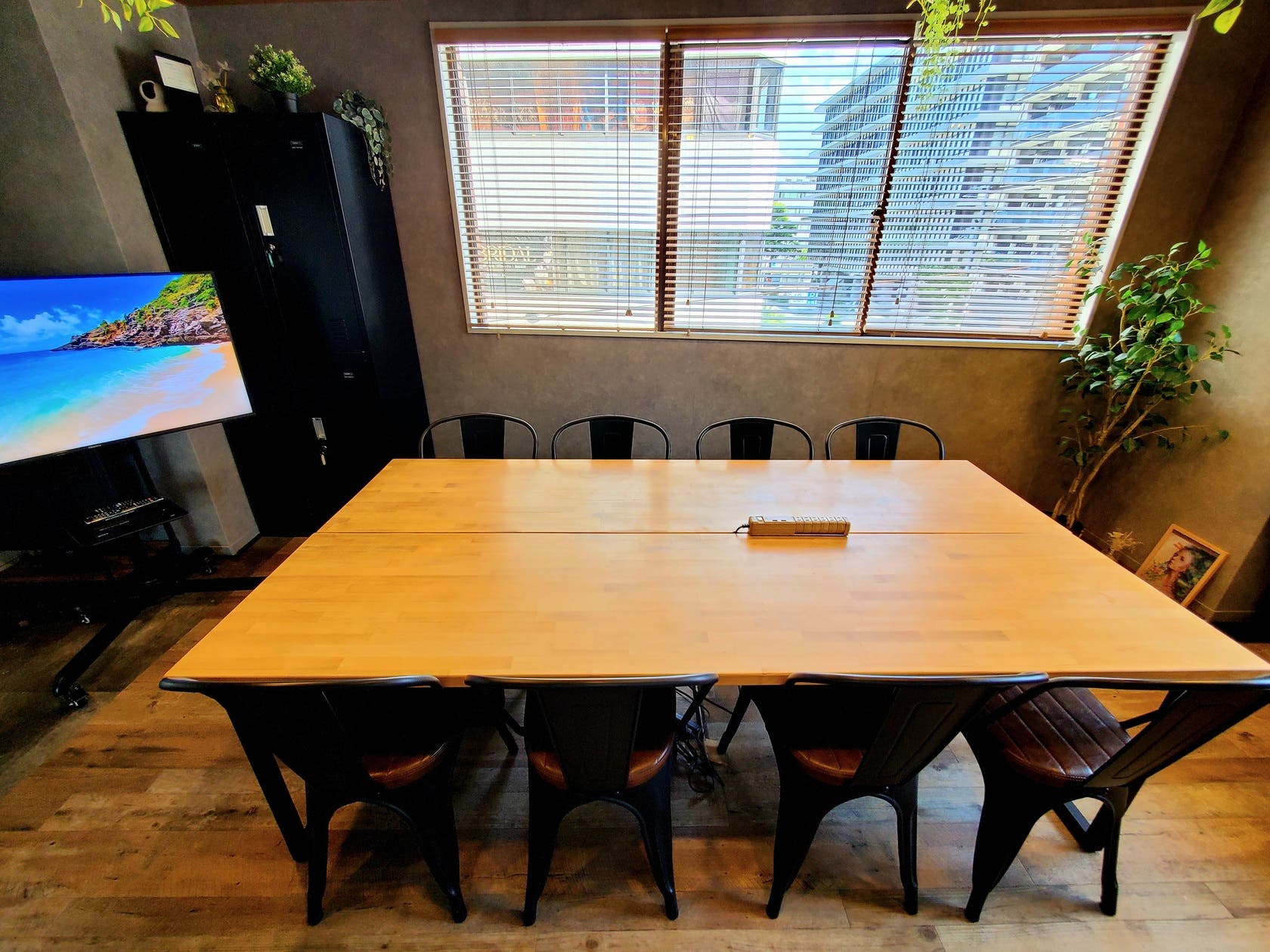 【カフェ風】充実設備🚃北浜5分👢土足OK✨光&有線LAN🪞ミラー🎥プロジェクタ☀二面採光🖥️モニター4台【会議室】の写真13