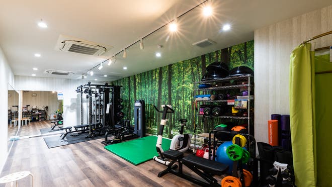 【女性目線】名駅近!完全個室の明るい雰囲気で綺麗なプライベートジム!無料駐車場2台完備(名古屋市中村区)の写真2