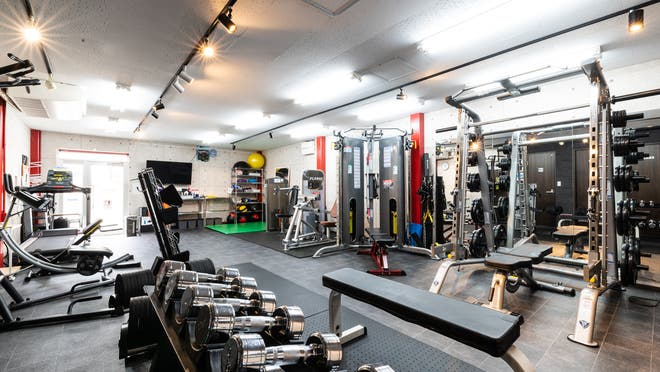 【最高の活動拠点】名駅近く完全個室&駐車場2台完備!お洒落な空間のプライベートジム(名古屋市中村区)の写真1