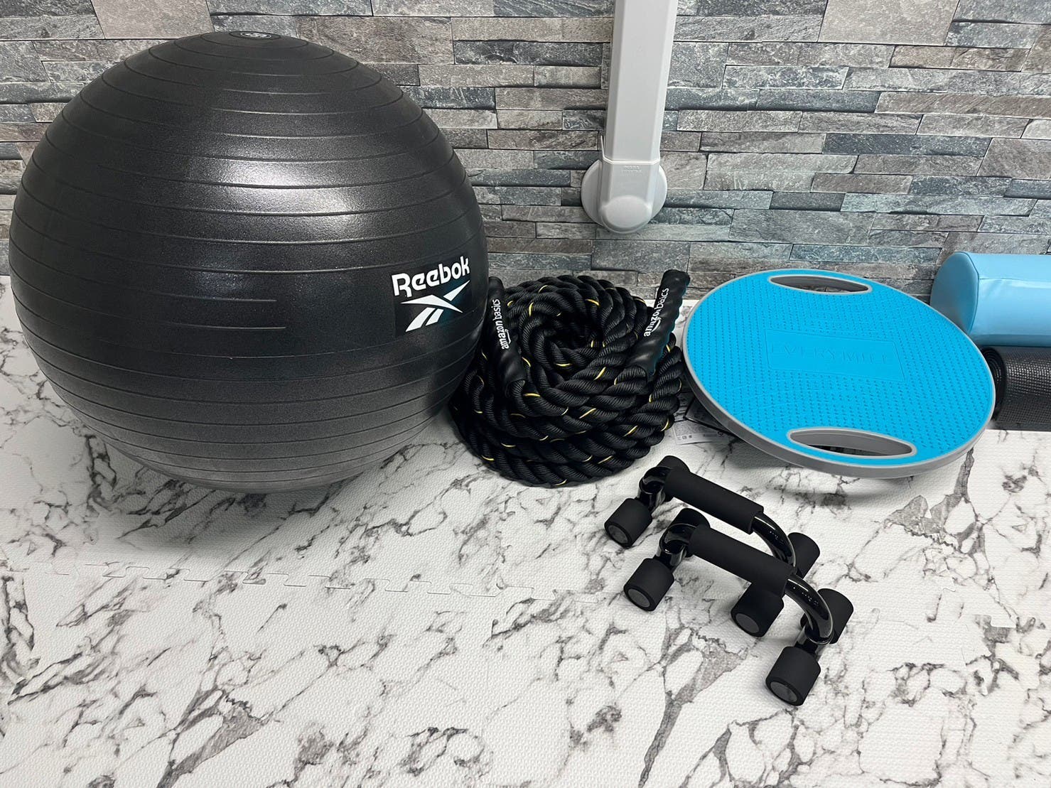 【五反田駅東口 徒歩3分】完全個室・広々34㎡・24時間営業・高品質マシン完備・有酸素マシン完備の写真6