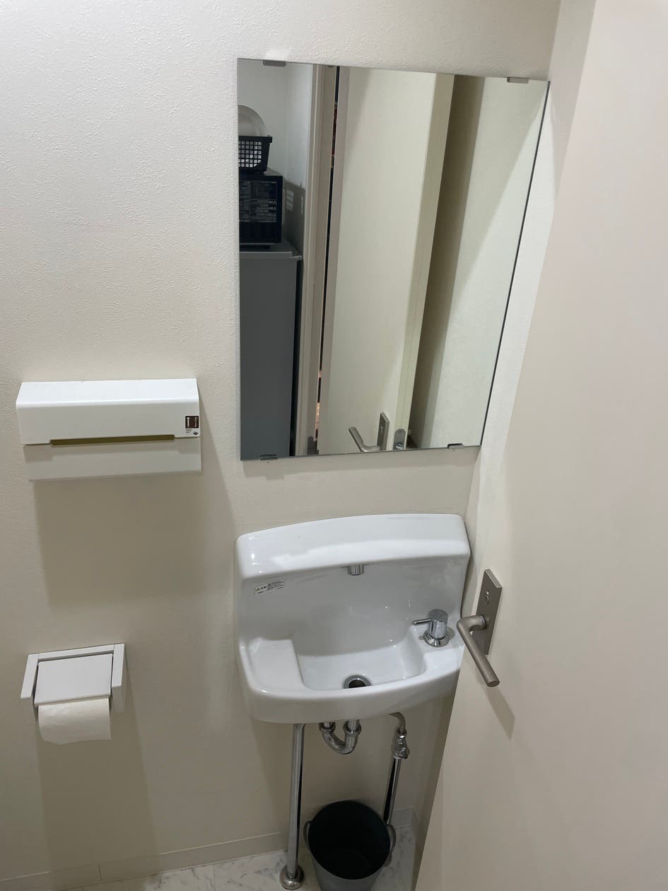 🌻新宿駅徒歩1分🌻ヴィンテージ風大人数スペース✨最上階で陽当たり抜群❗️立地最強❗🎉飲み会🍻打ち上げ🎊の写真13