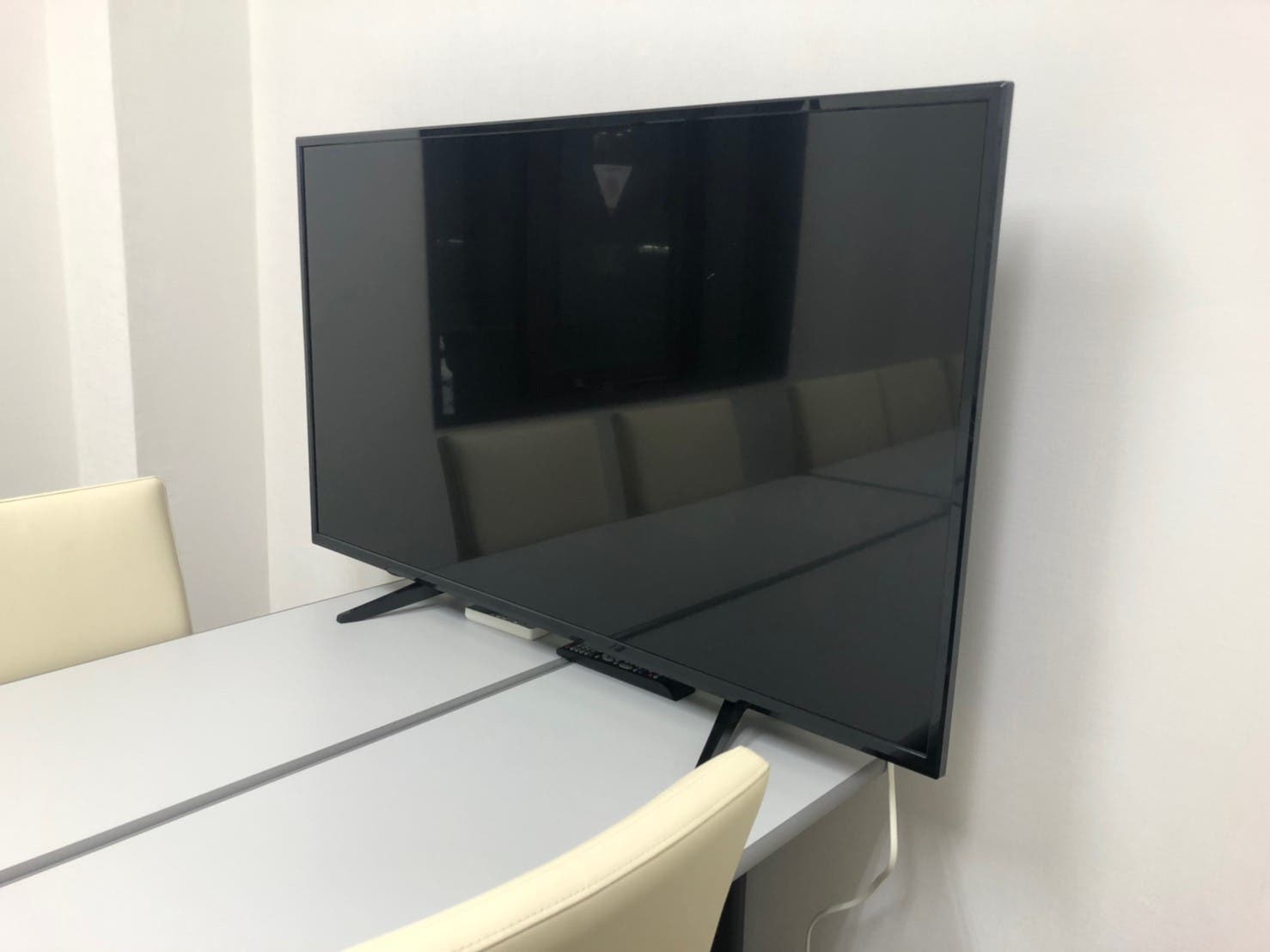 小田急町田駅40秒！⭐️完全個室⭐️50インチ大型テレビモニター⭐️除菌グッズ常備⭐️窓2面あり⭐️即予約可の写真7