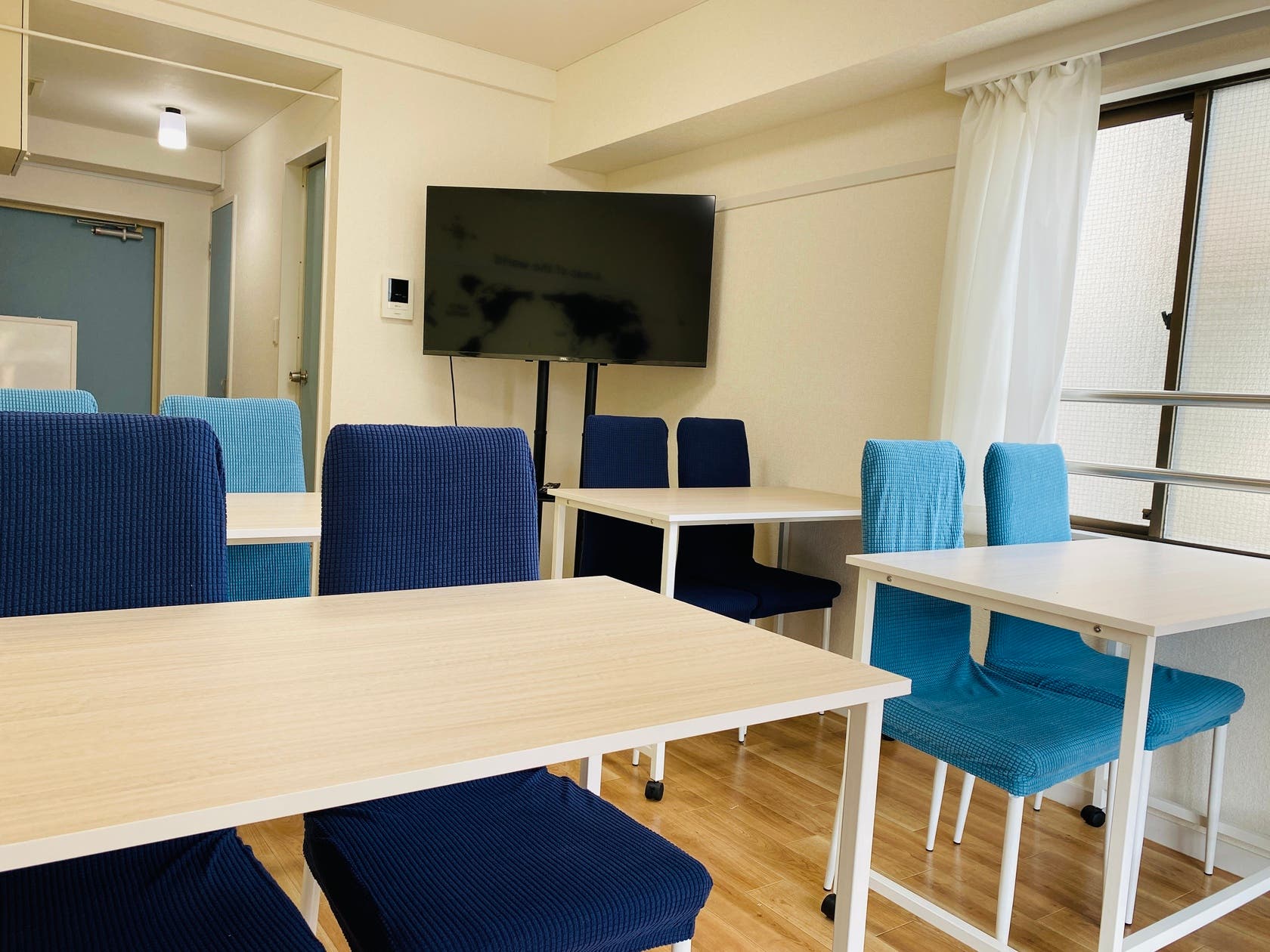 八王子駅至近！⭐️完全個室⭐️50インチ大型テレビモニター⭐️除菌グッズ常備⭐️窓2面あり⭐️即予約可の写真5