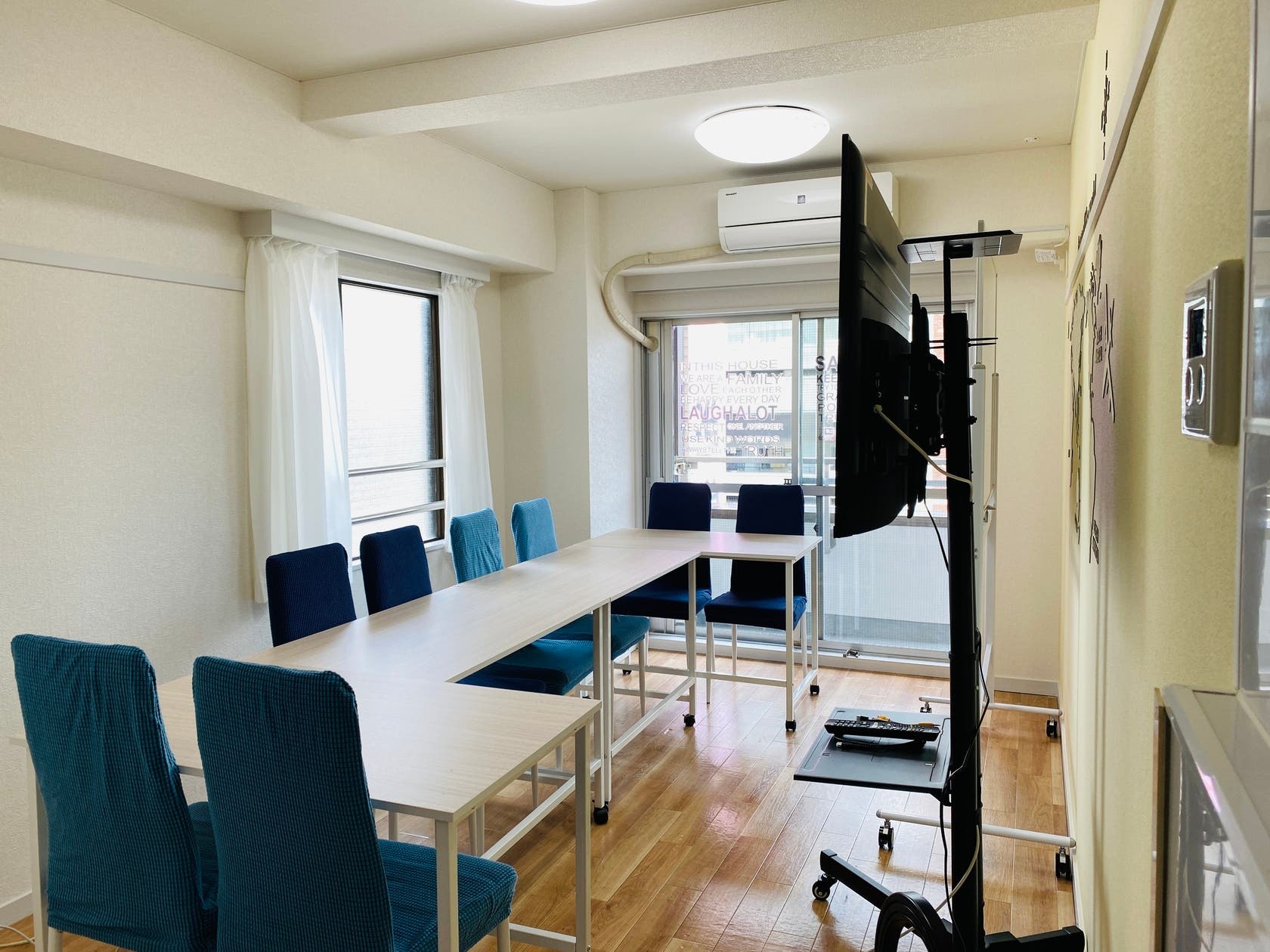 八王子駅至近！⭐️完全個室⭐️50インチ大型テレビモニター⭐️除菌グッズ常備⭐️窓2面あり⭐️即予約可の写真7