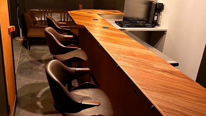 銀座駅から徒歩3分!地下に佇む隠れ家BARの写真4