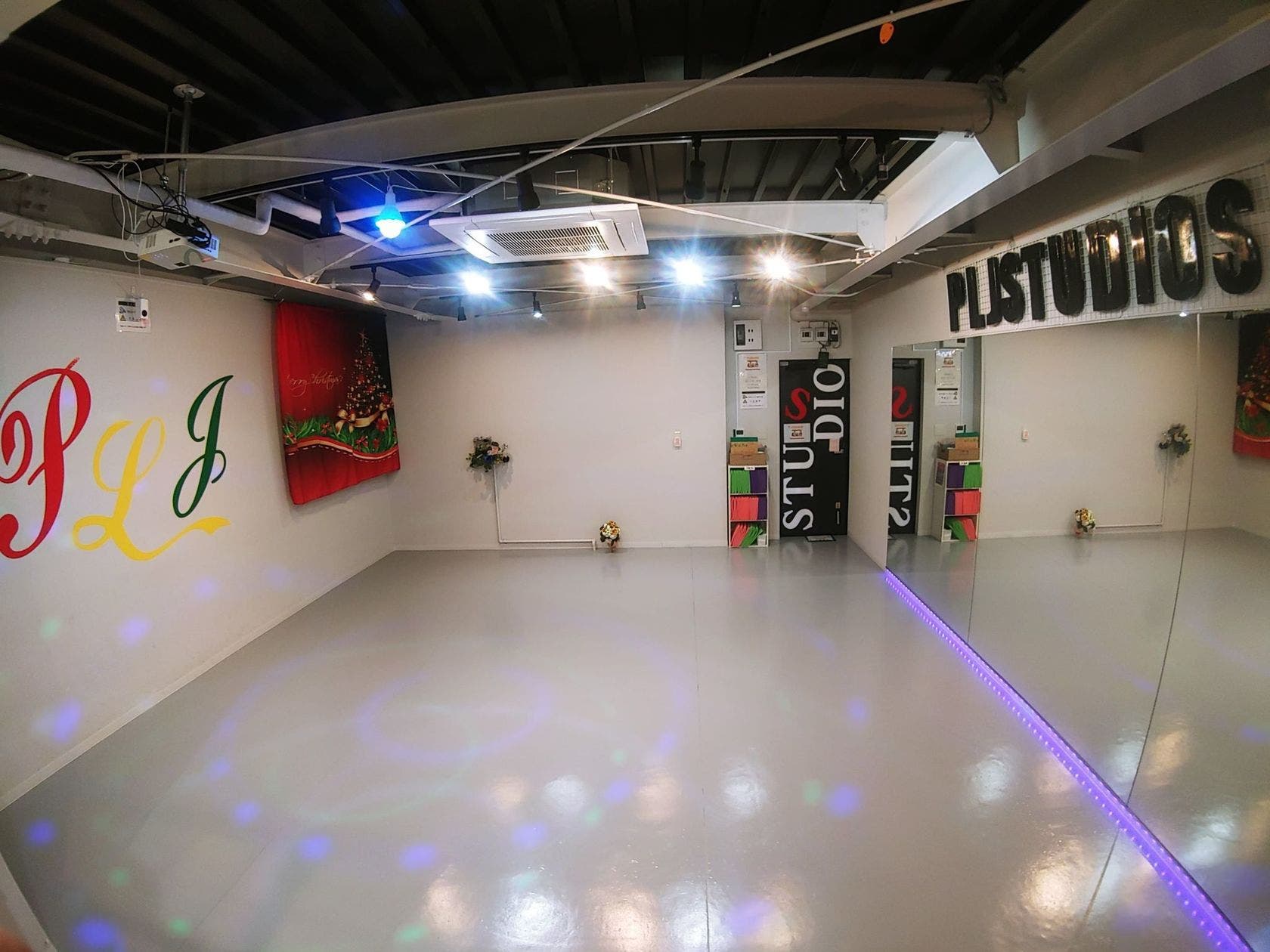 LED照明＆ミラーボールの画像1