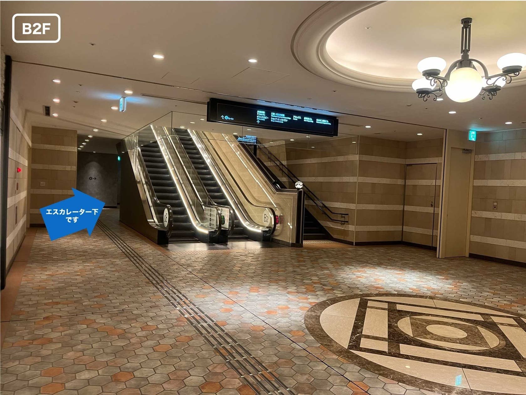 【テレキューブ】丸の内ブリックスクエアの個室型ワークブース（163-01）です。視線と音を遮る、プライベートな集中環境。の写真1