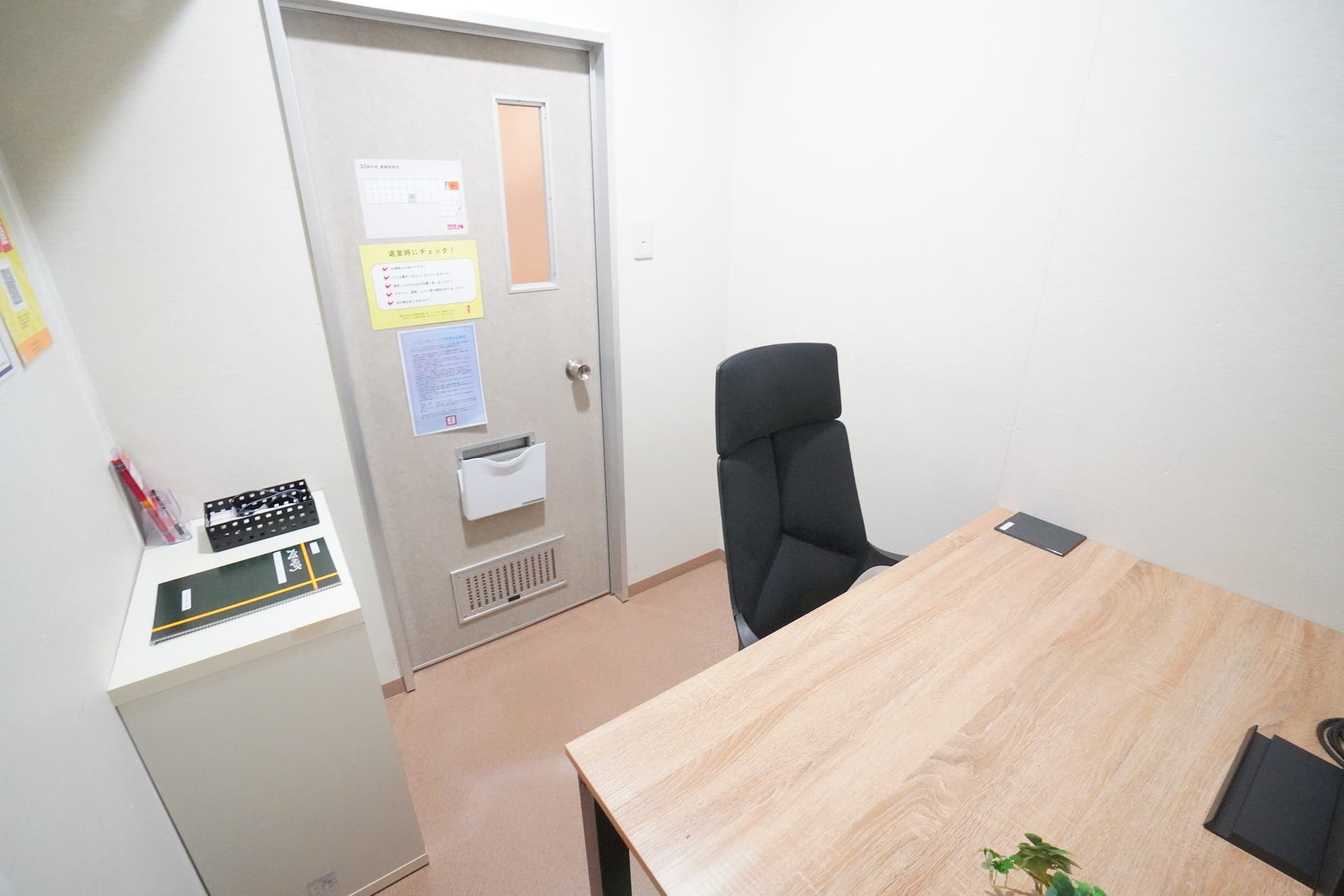 ＜ミニマルワークスペース池袋203＞備品追加❗️🖥駅近🚃Wi-Fi📶フリードリンク☕️リモートワーク/ZOOM/作業場所の写真8