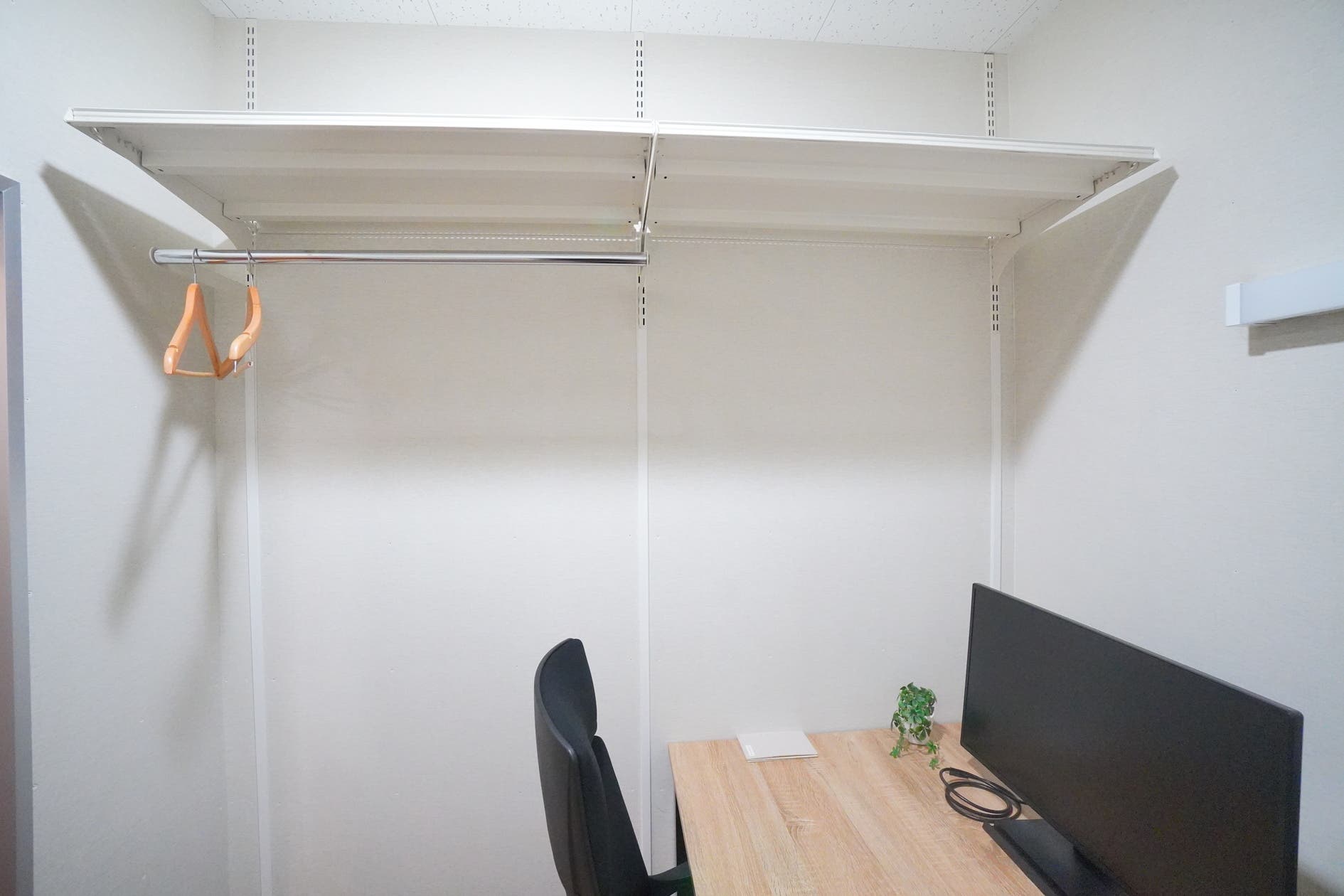 ＜ミニマルワークスペース池袋217＞備品追加❗️🖥駅近🚃Wi-Fi📶フリードリンク☕️リモートワーク/ZOOM/作業場所の写真9