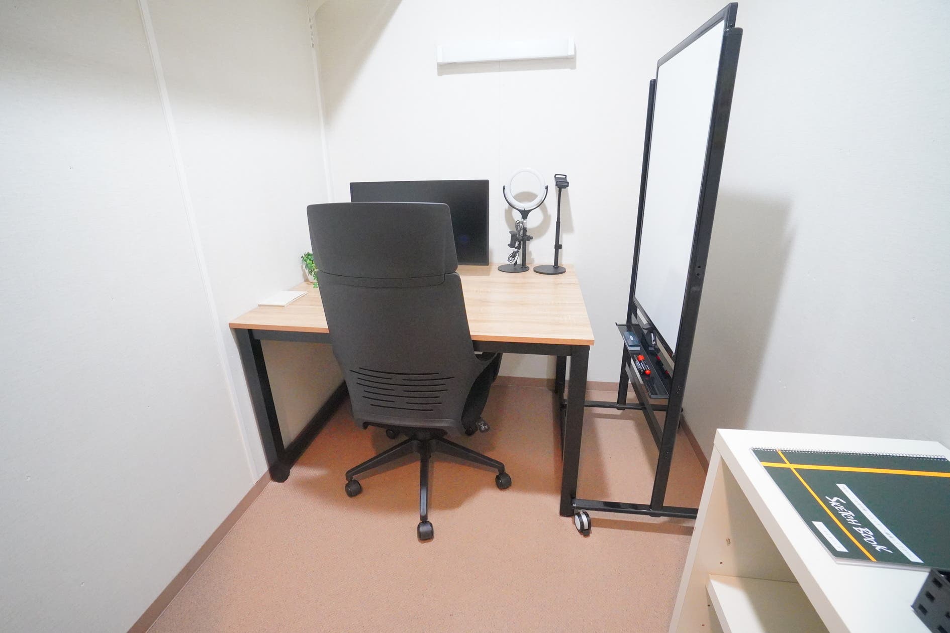 ＜ミニマルワークスペース池袋217＞備品追加❗️🖥駅近🚃Wi-Fi📶フリードリンク☕️リモートワーク/ZOOM/作業場所の写真4