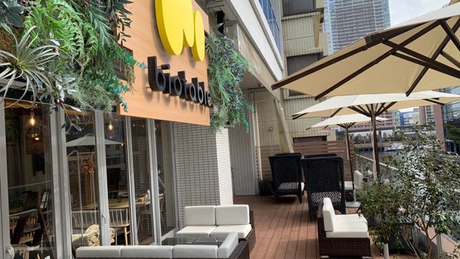 JR田町駅徒歩8分。運河沿いのロケーションでオープンエアーなレストランですの写真4