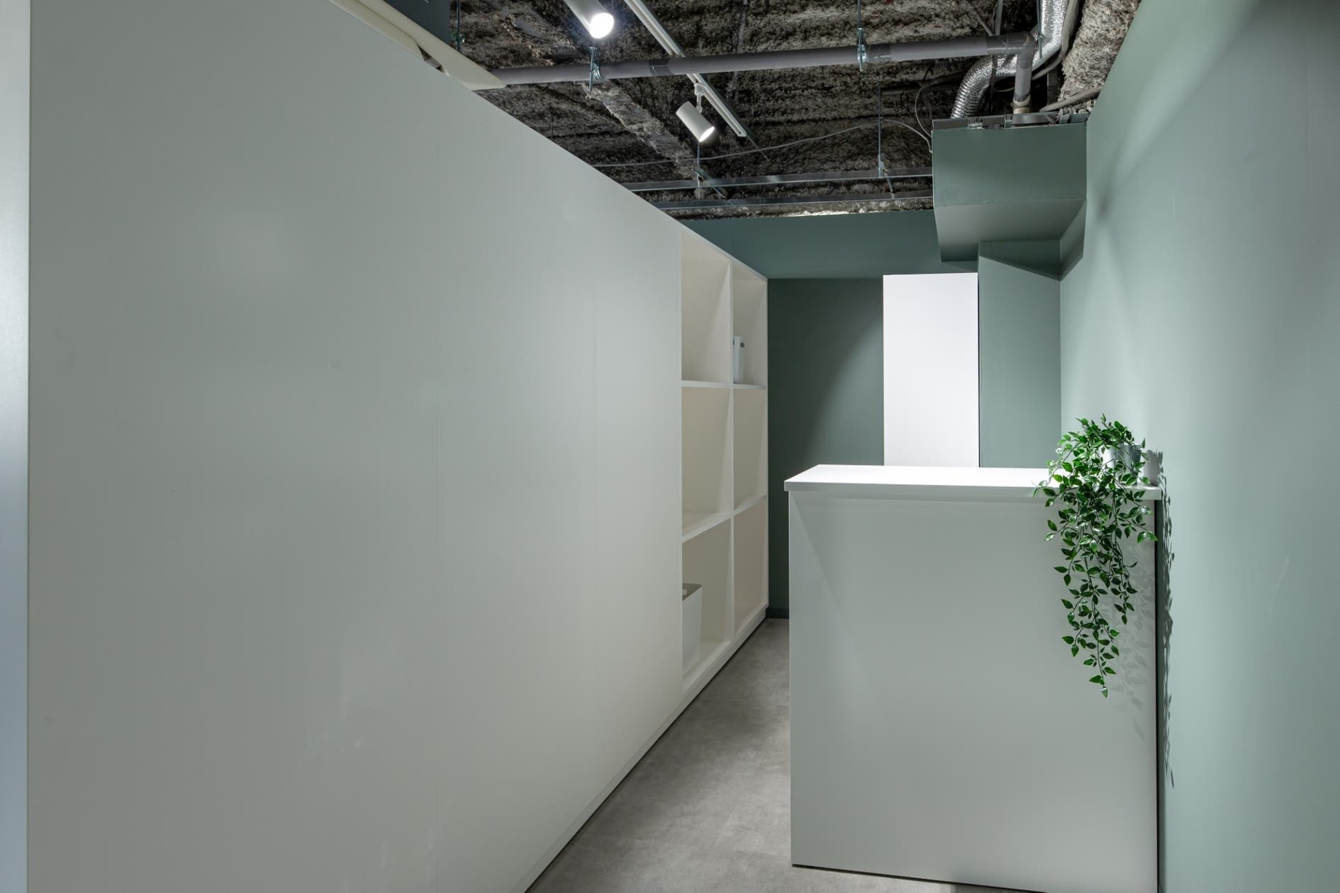 裸足専用スタジオ【京都河原町駅徒歩3分】ヨガプロップスが豊富なレンタルスタジオの写真6