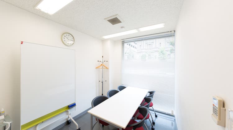 【定員6名C会議室】会議室利用はBSC日本橋で!東京駅から近い便利なオフィスです。の写真1